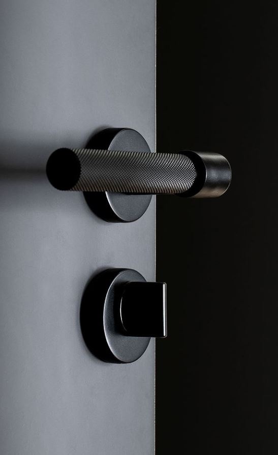 Hurðarhúnar og hurðastopparar – Barr design ehf.